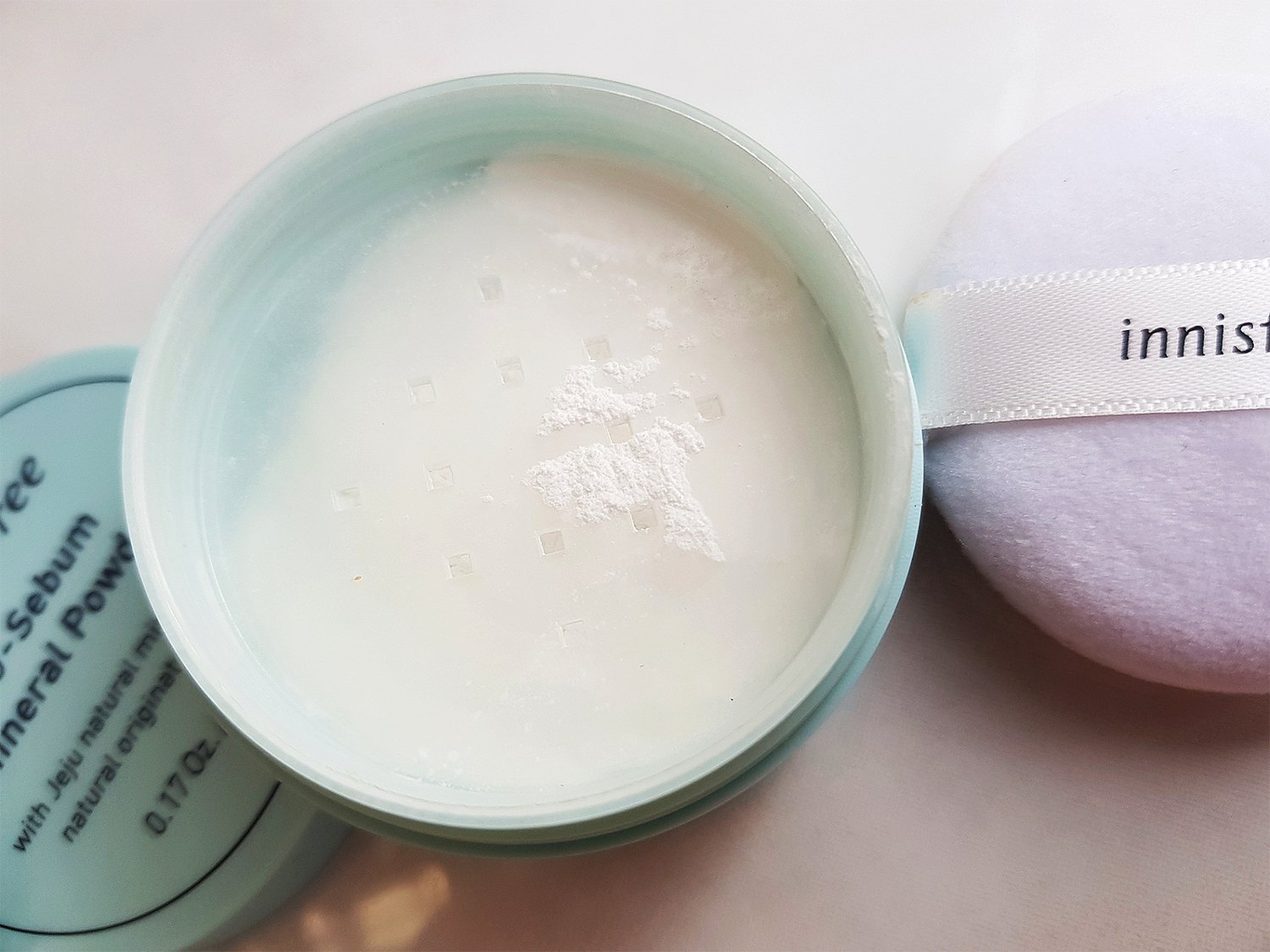 Innisfree No Sebum Mineral Powder Review - Kbeauty Notes